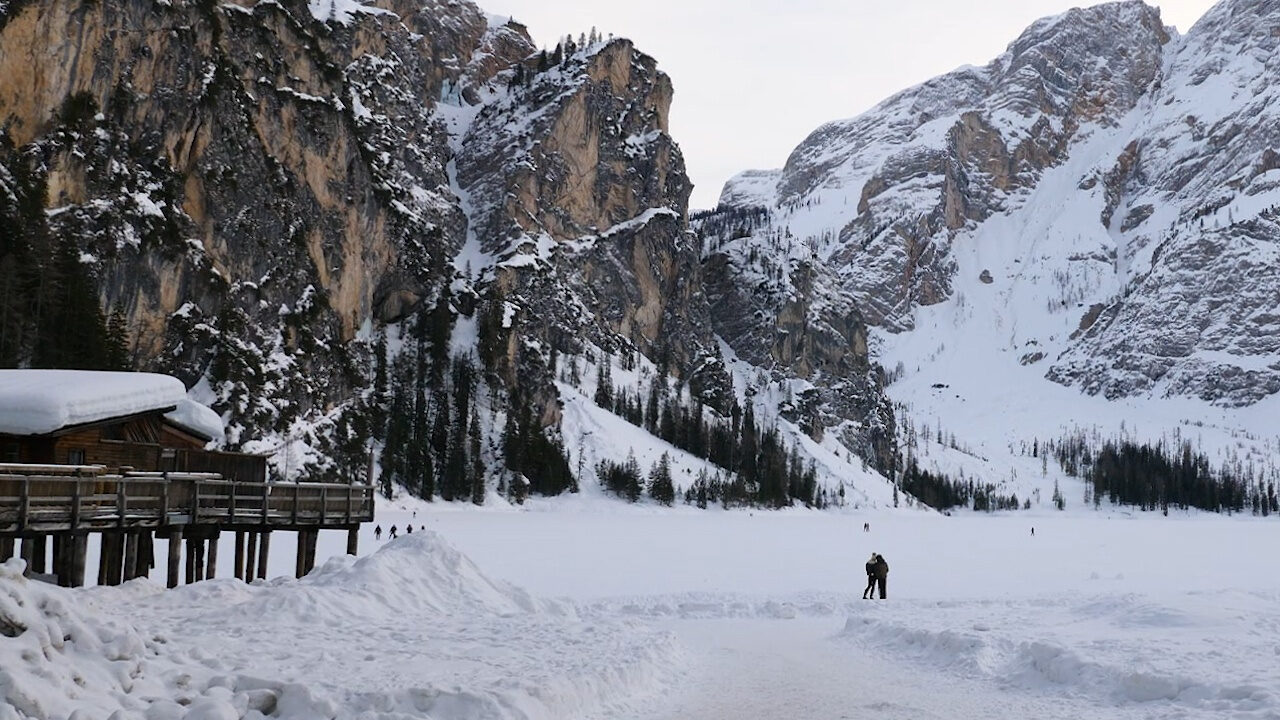 Il Lago di Braies in Inverno - Peer.tv
