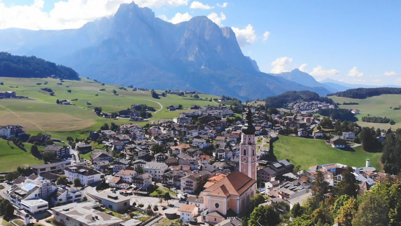 discovering places: Discovering Castelrotto - Peer.tv